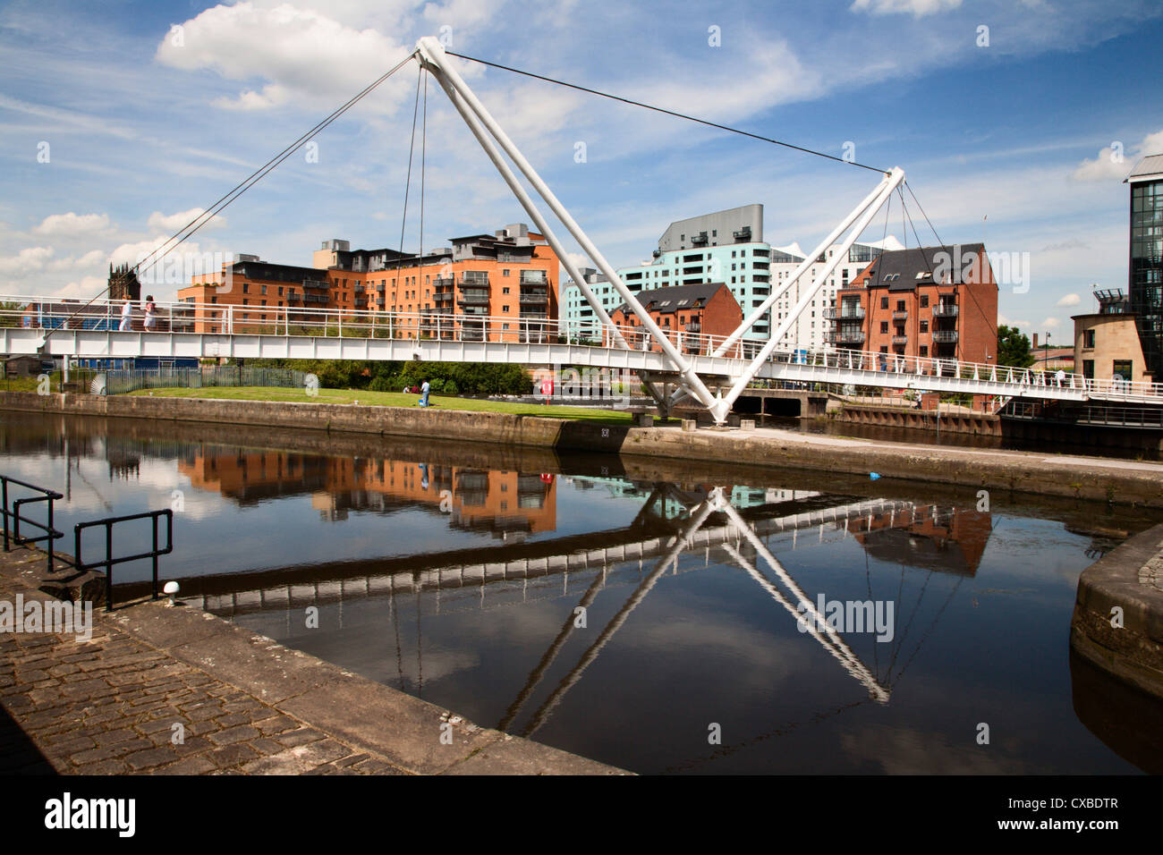 Knights Way Bridge at Leeds Lock No 1, Leeds, West Yorkshire, Yorkshire ...