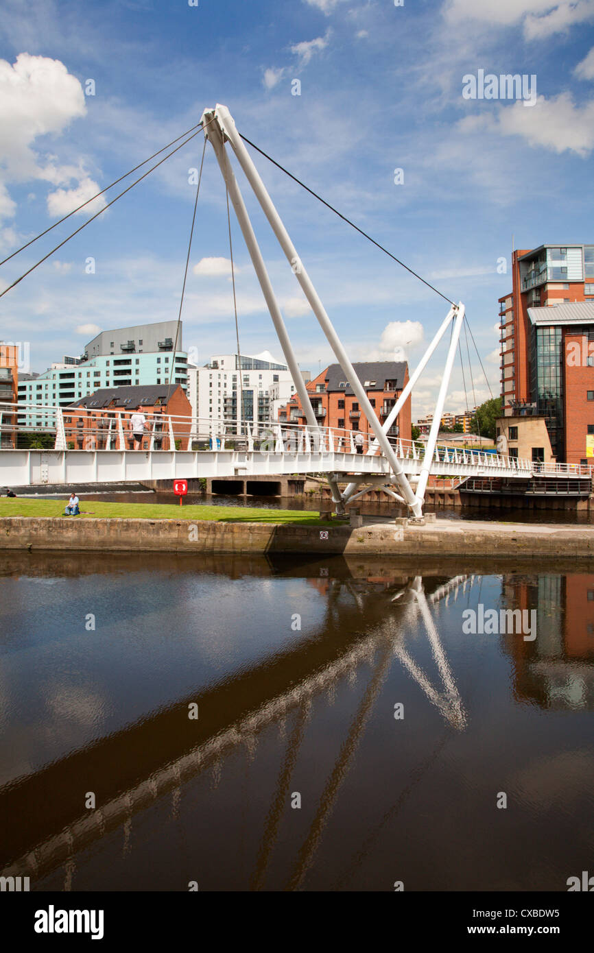 Knights Way Bridge at Leeds Lock No 1, Leeds, West Yorkshire, Yorkshire ...