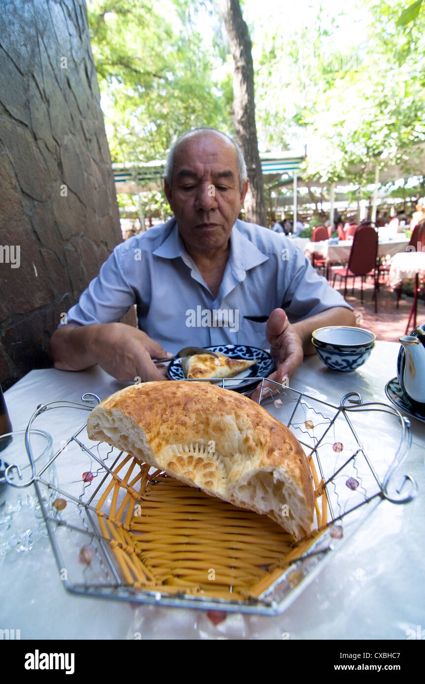 Uzbek naan hi-res stock photography and images - Alamy