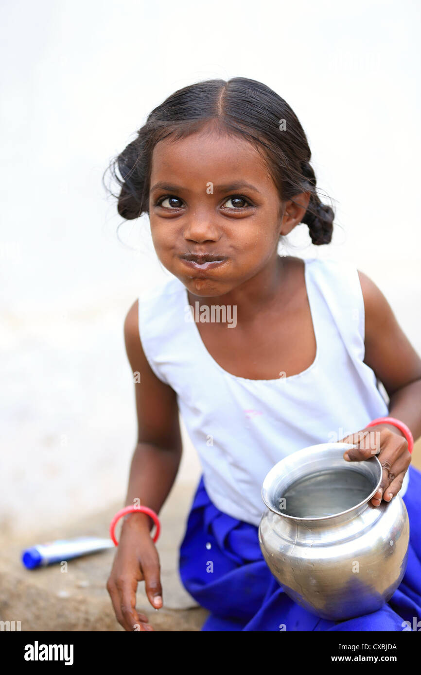 Washing india child hi-res stock photography and images - Alamy