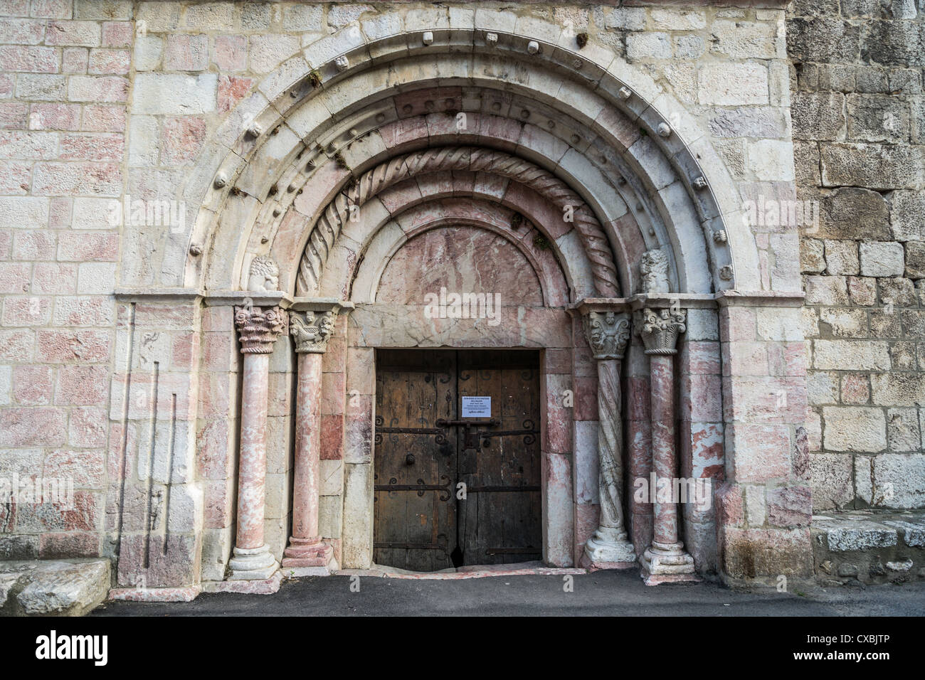 Romanesque church portal hi-res stock photography and images - Alamy