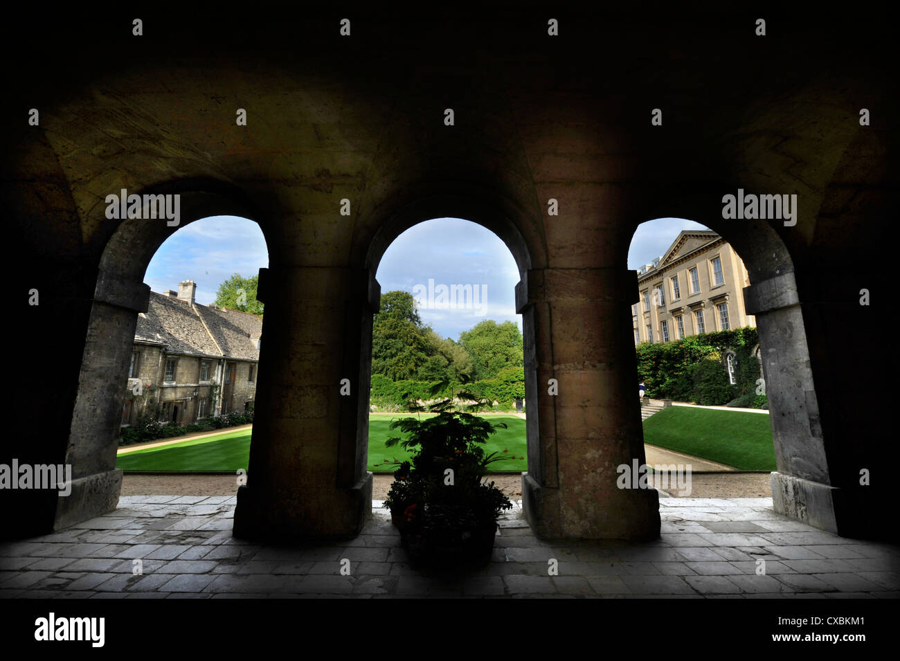 Oxford university quad hi-res stock photography and images - Alamy