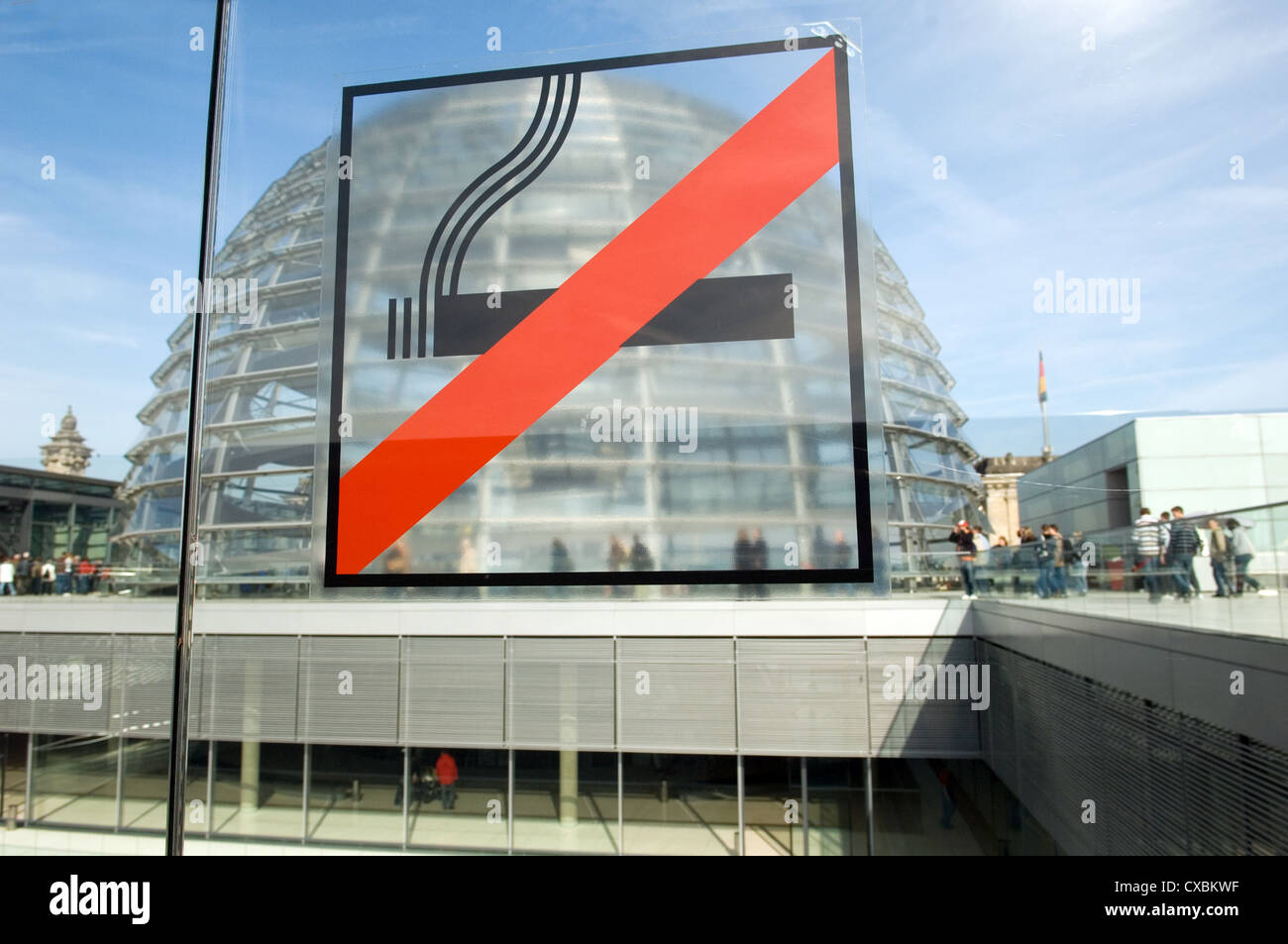 Berlin icon, smoking on the terrace of the Reichstag Stock Photo - Alamy