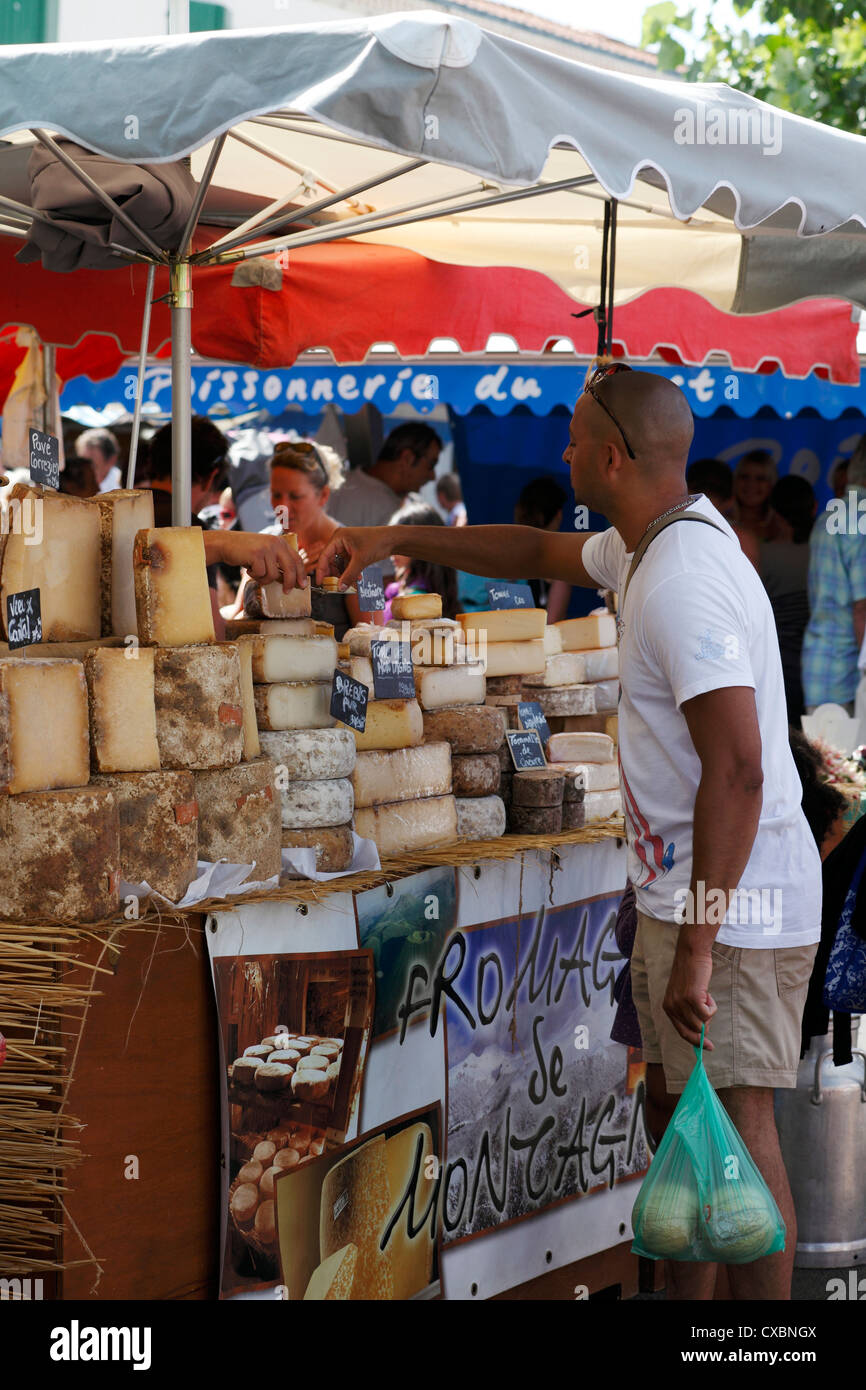 French market cheese stall with people trying samples Stock Photo - Alamy