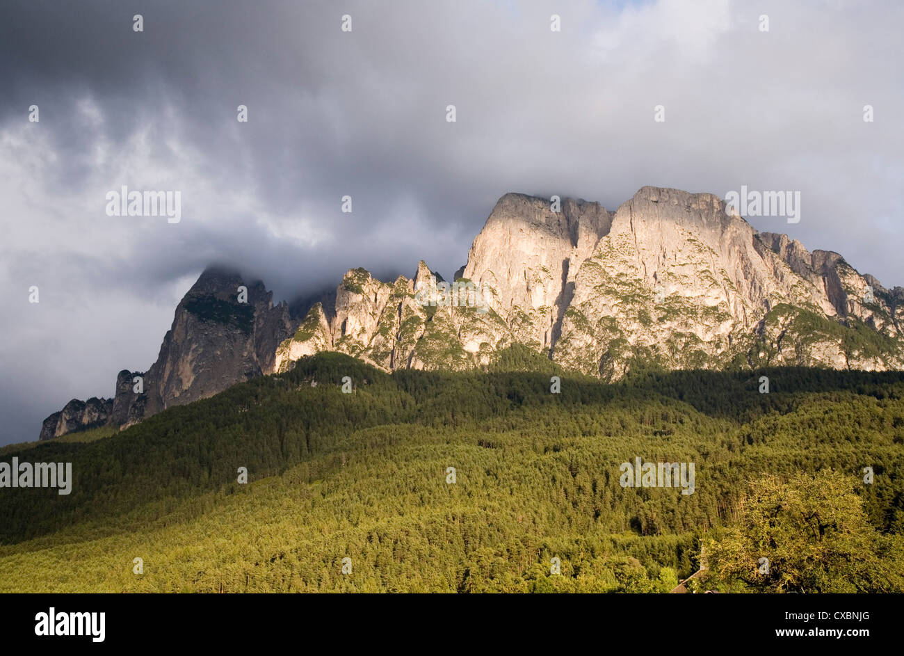 Italy, overlooking the Santnerspitze the Schlern Stock Photo - Alamy