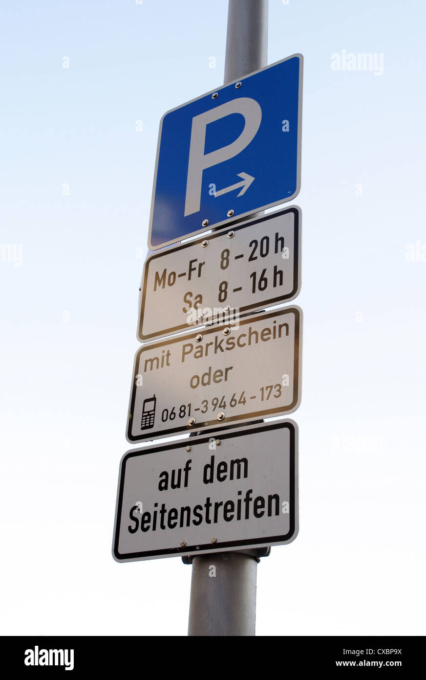 Additional parking sign hi-res stock photography and images - Alamy
