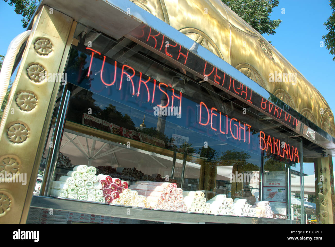 Street stall in sultanahmet district hi-res stock photography and ...