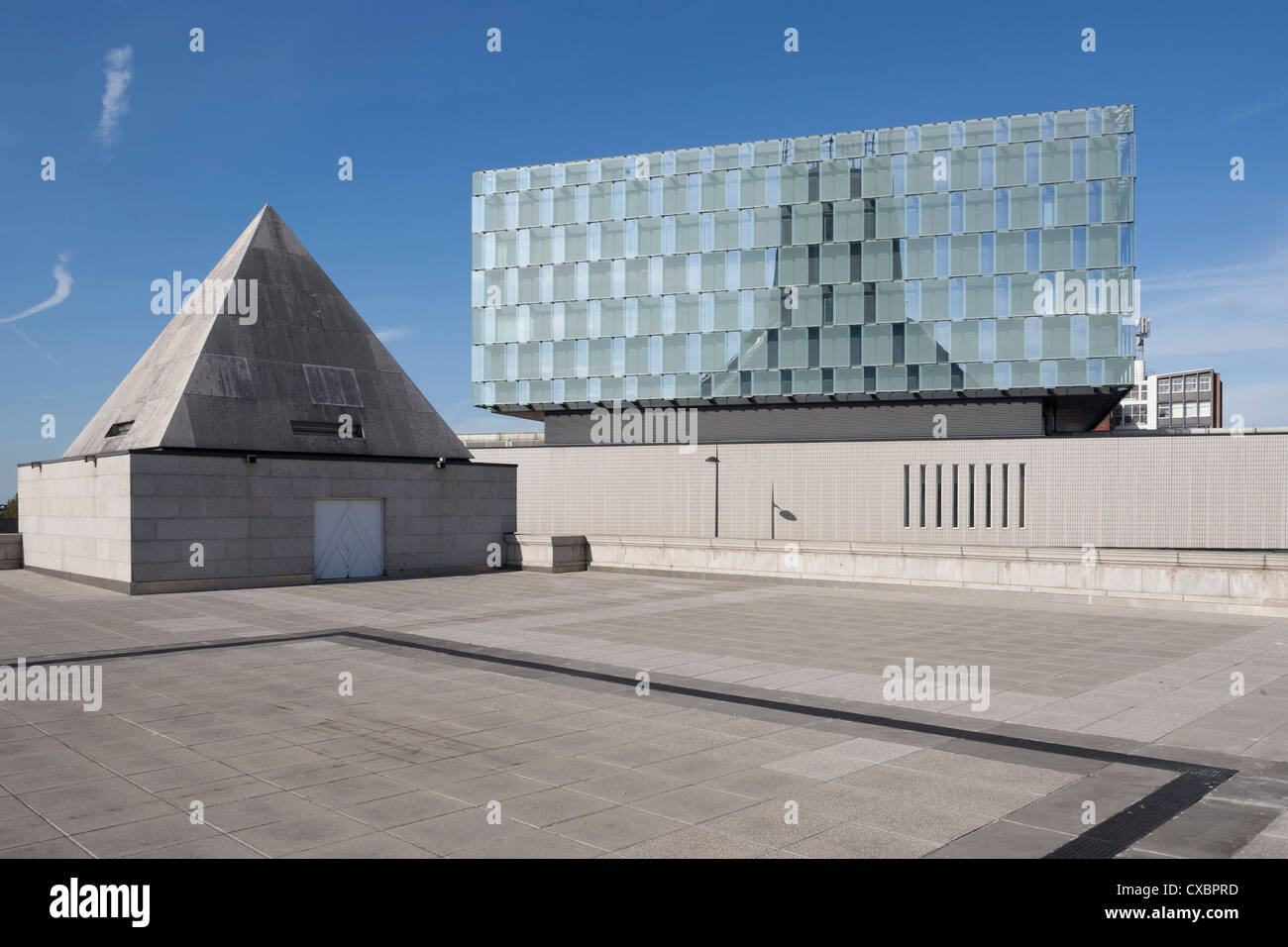 Liverpool Metropolitan Cathedral and the University of Liverpool ...