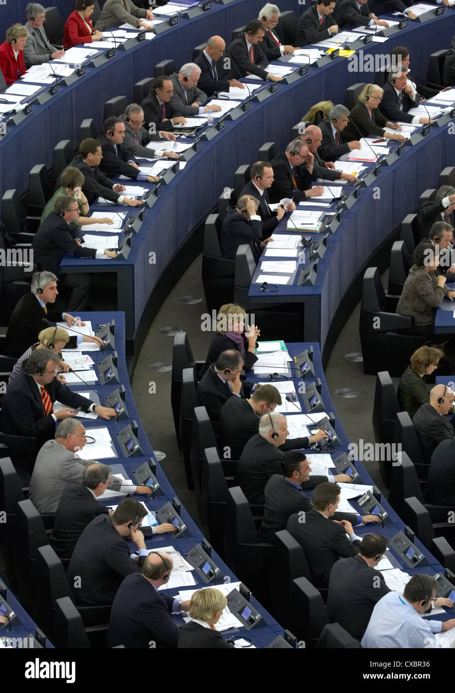 Parliament members voting hi-res stock photography and images - Alamy