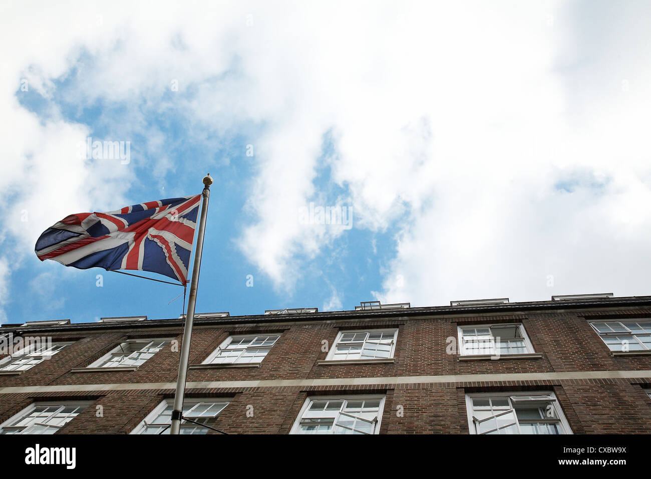 British flag flying hi-res stock photography and images - Alamy