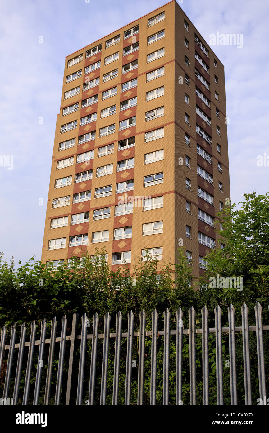 Council tower block hi-res stock photography and images - Alamy