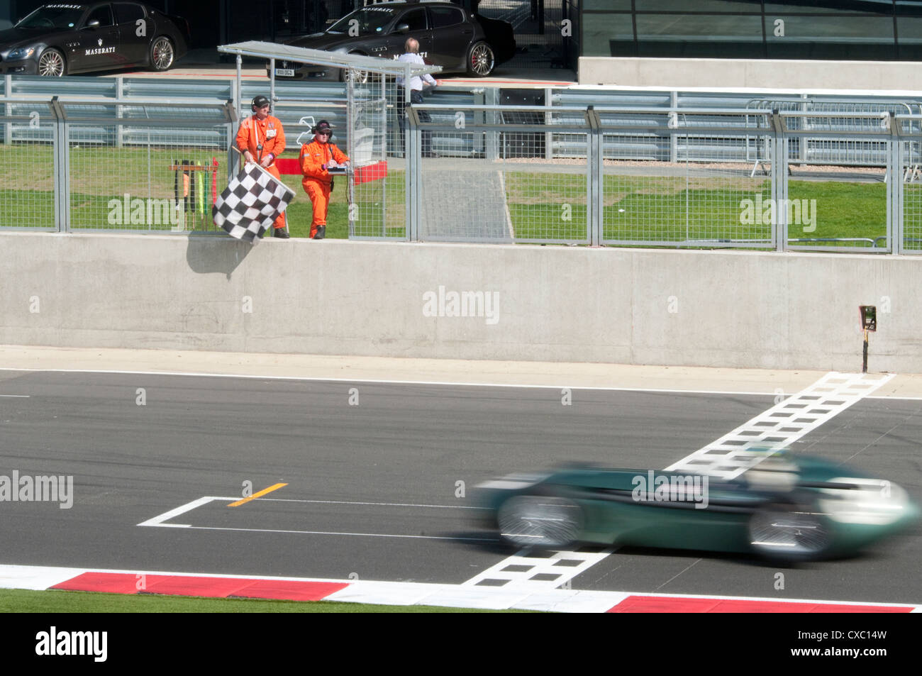 Chequered finish flag hi-res stock photography and images - Alamy