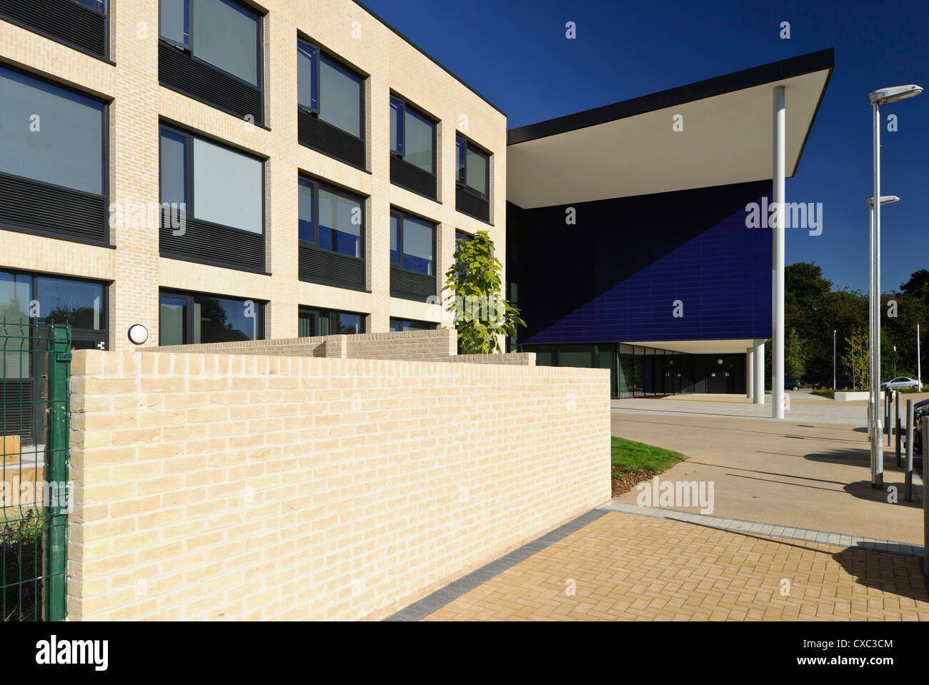Strood Academy, Strood, United Kingdom. Architect: Nicholas Hare ...