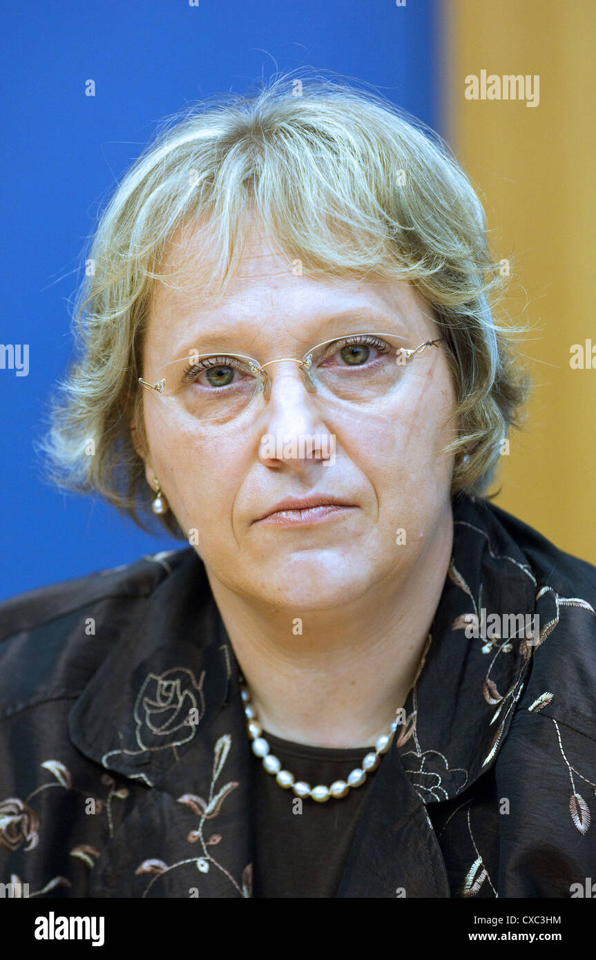 Nicolette hi-res stock photography and images - Alamy