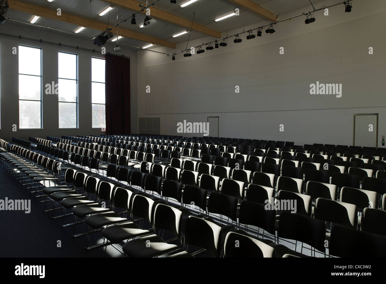 Strood Academy, Strood, United Kingdom. Architect: Nicholas Hare ...
