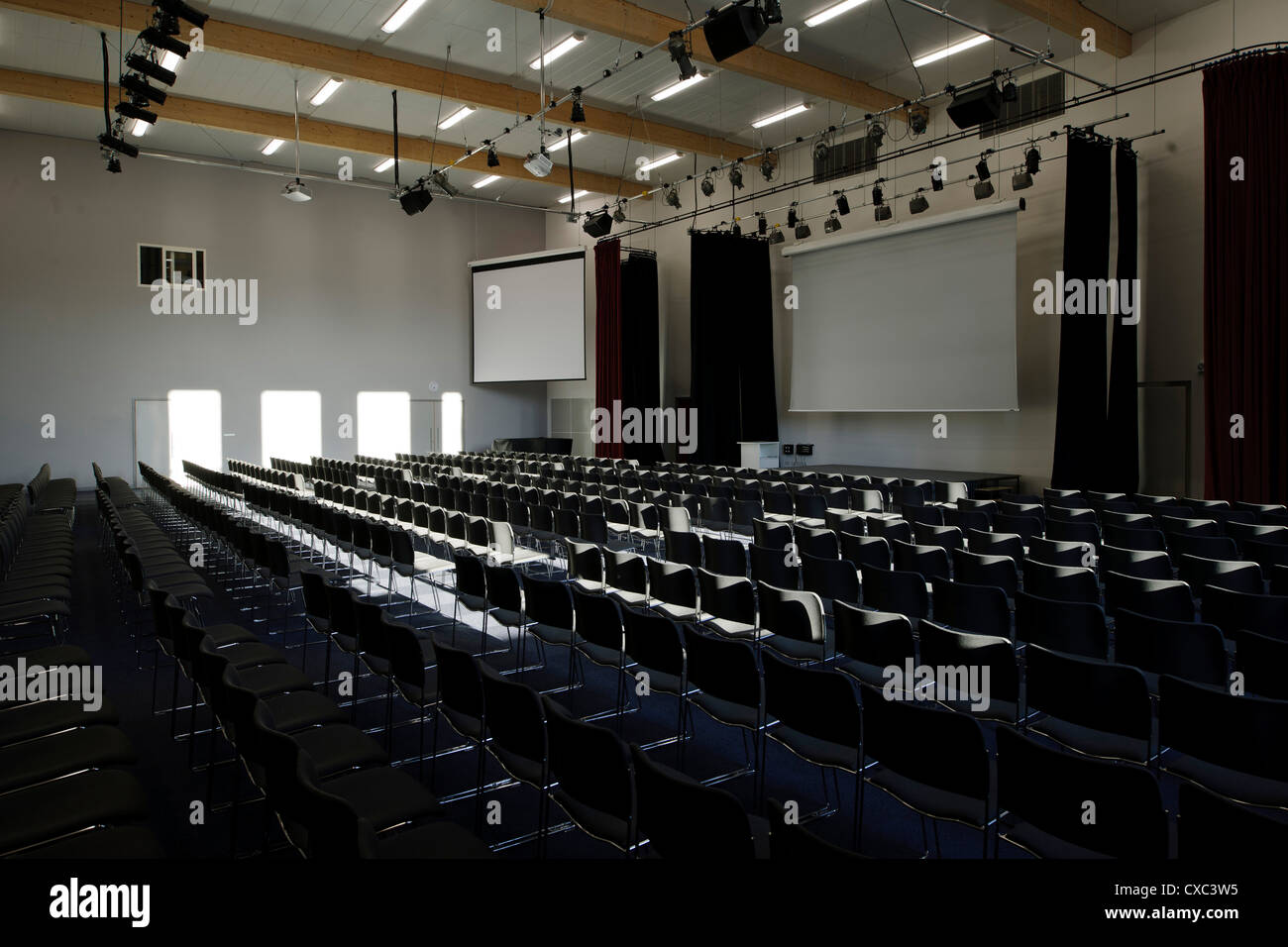 Strood Academy, Strood, United Kingdom. Architect: Nicholas Hare ...