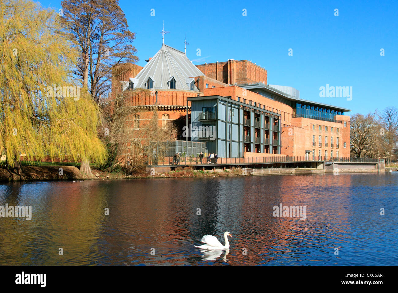 Royal Shakespeare Company Theatre and River Avon, Stratford-upon-Avon ...