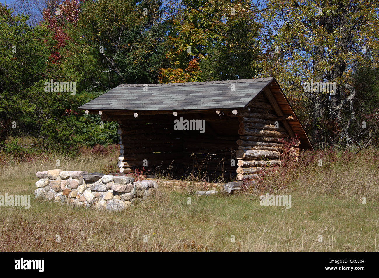 Cedar leanto hi-res stock photography and images - Alamy