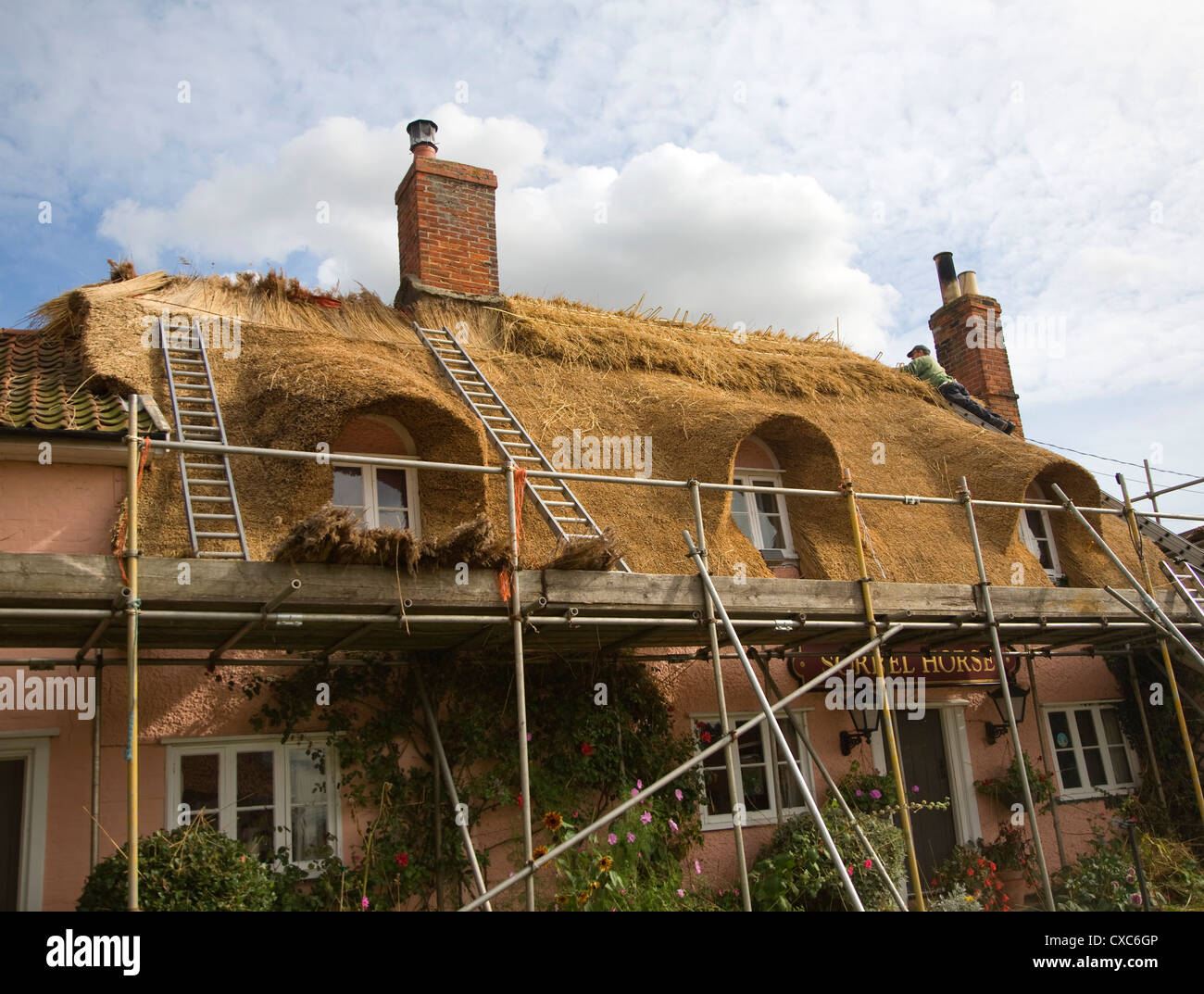 Thatcher thatching hi-res stock photography and images - Alamy