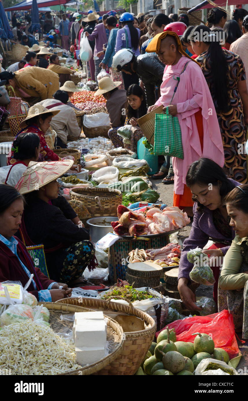 Weekly food market, Taungyi, Southern Shan State, Myanmar (Burma), Asia ...