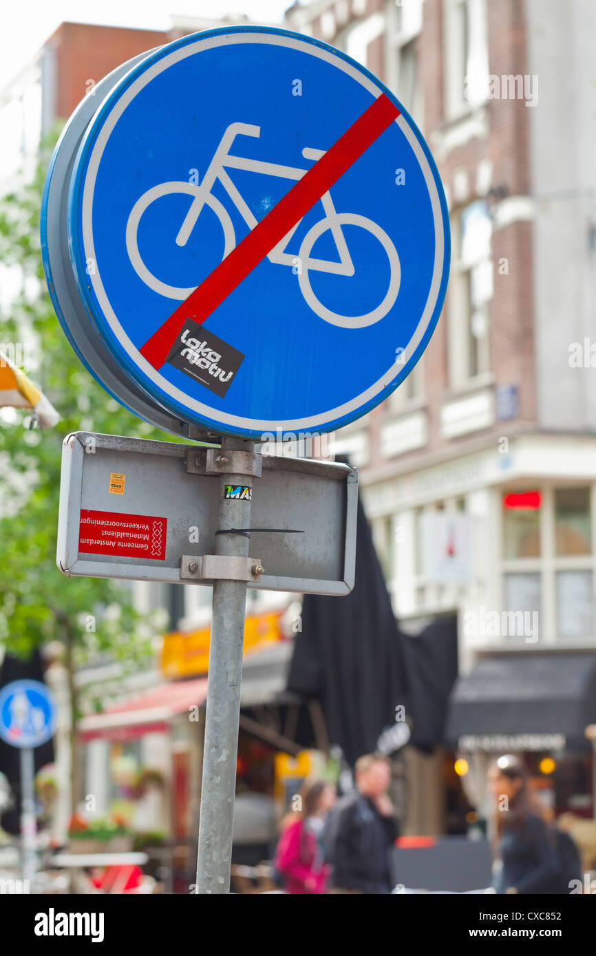 Cycle with no cycle sign hi-res stock photography and images - Alamy