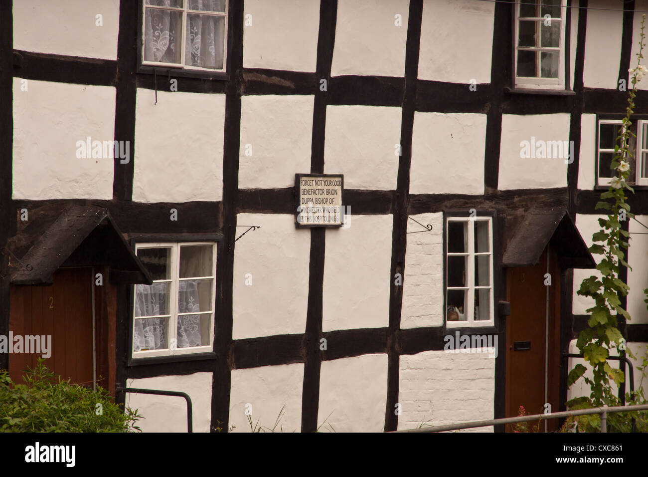 Tudor style houses built from early 1500s hi-res stock photography and ...