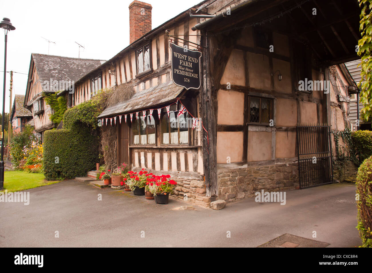 "West End Farm" built 1425 in historic medieval village hamlet of ...
