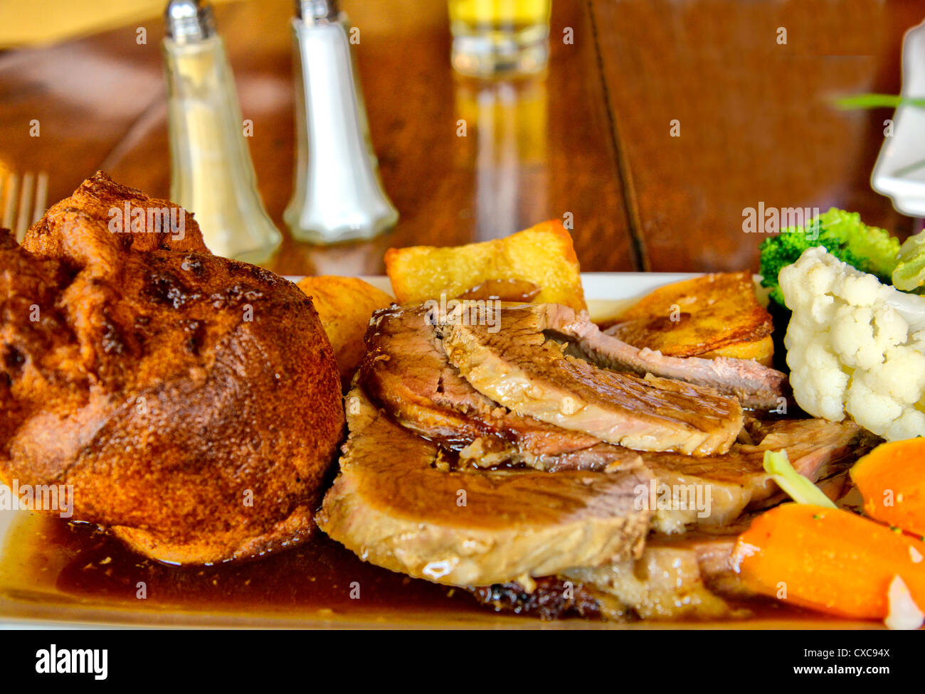 Family sunday lunch restaurant hi-res stock photography and images - Alamy
