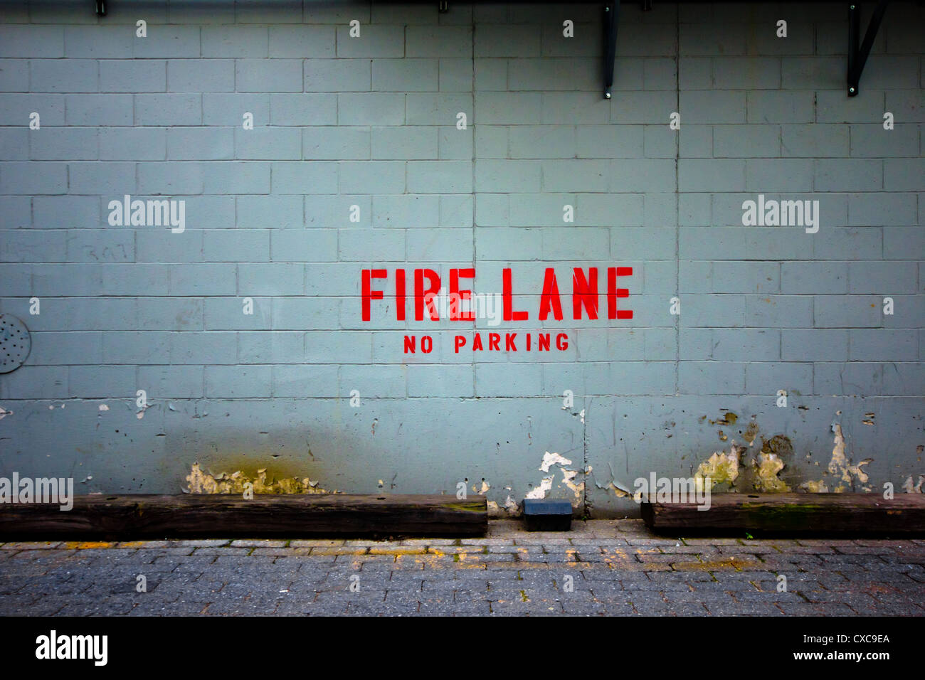 Fire lane hi-res stock photography and images - Alamy