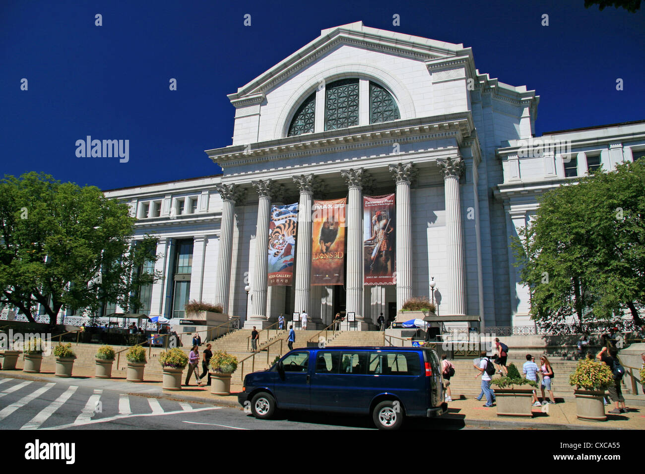 The National Museum of Natural History, part of The Smithsonian, on the ...