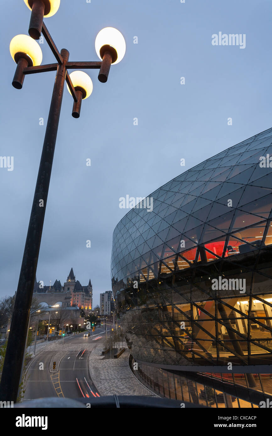Ottawa Convention Centre and Laurier street lamp. The new Ottawa ...