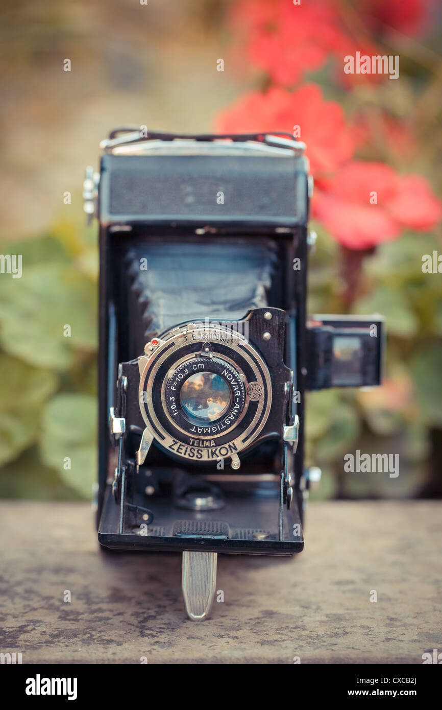 The beautiful design of an old analogic vintage camera Stock Photo - Alamy