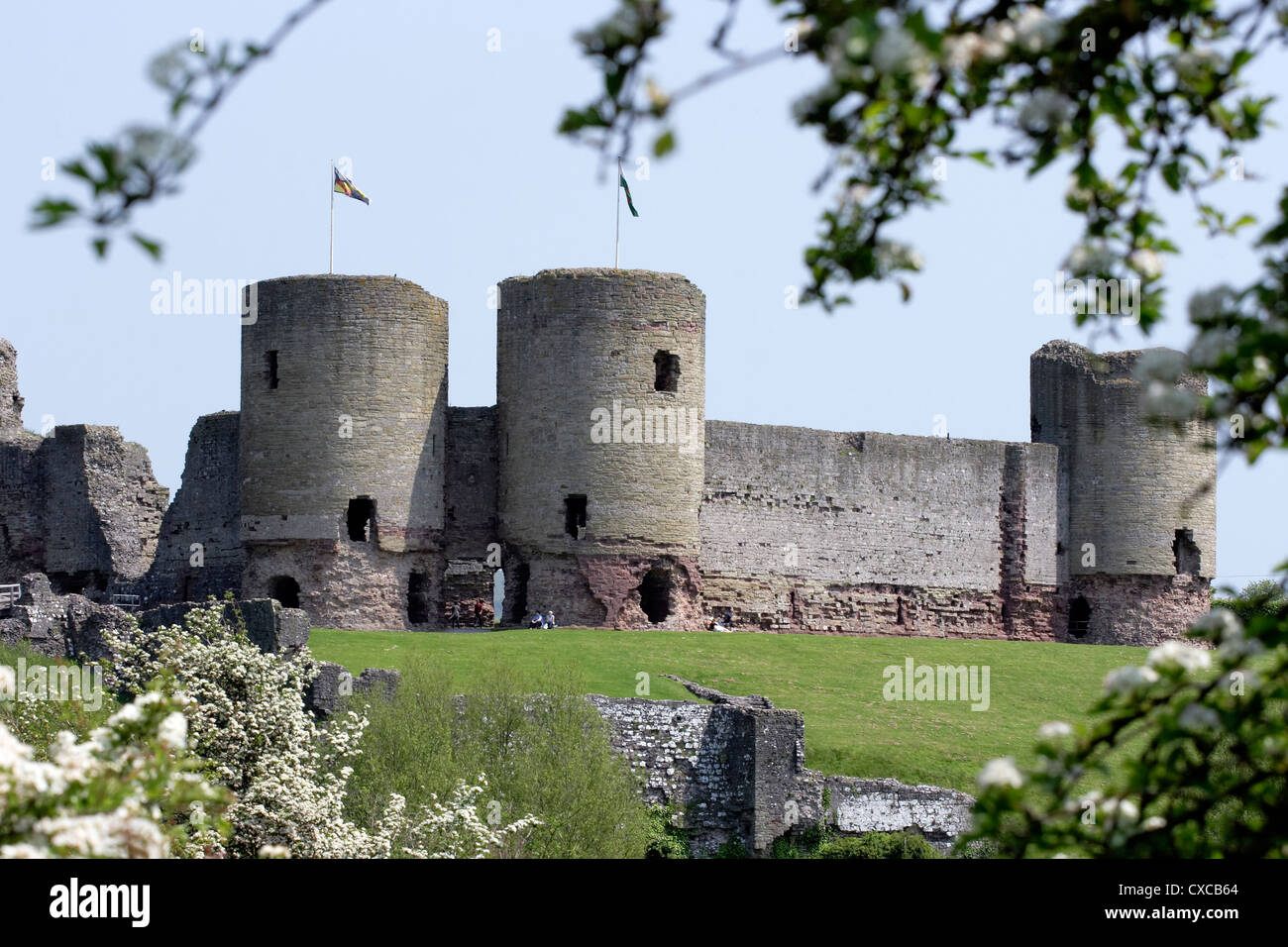 Medieval rhuddlan castle hi-res stock photography and images - Alamy