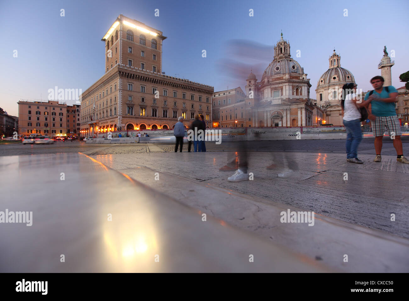 Square piazza venezia hi-res stock photography and images - Alamy