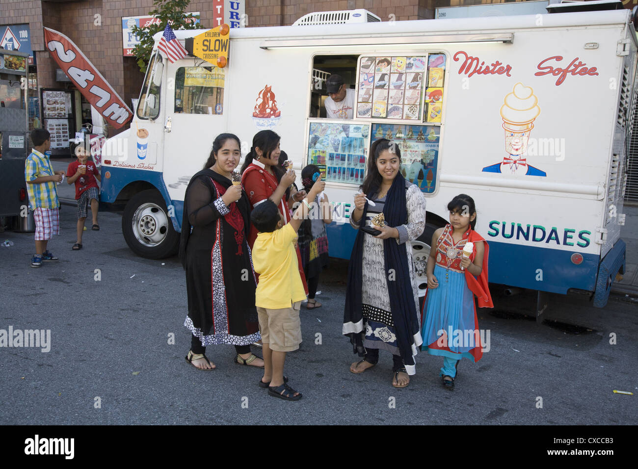 Pakistani street fair and festival in the Pakistani American ...