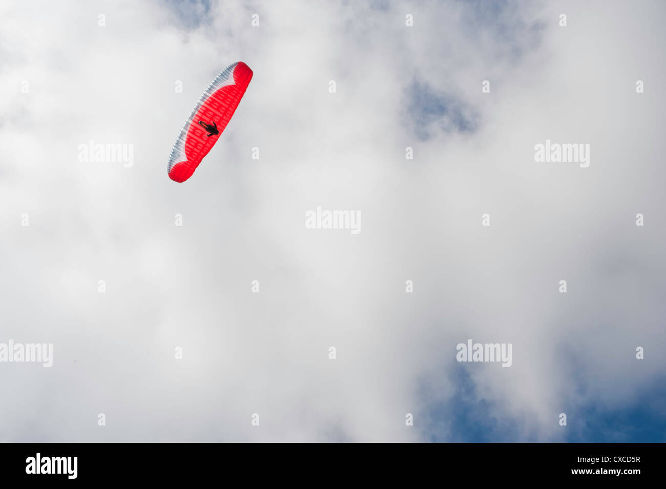Red white and blue parachute hi-res stock photography and images - Alamy