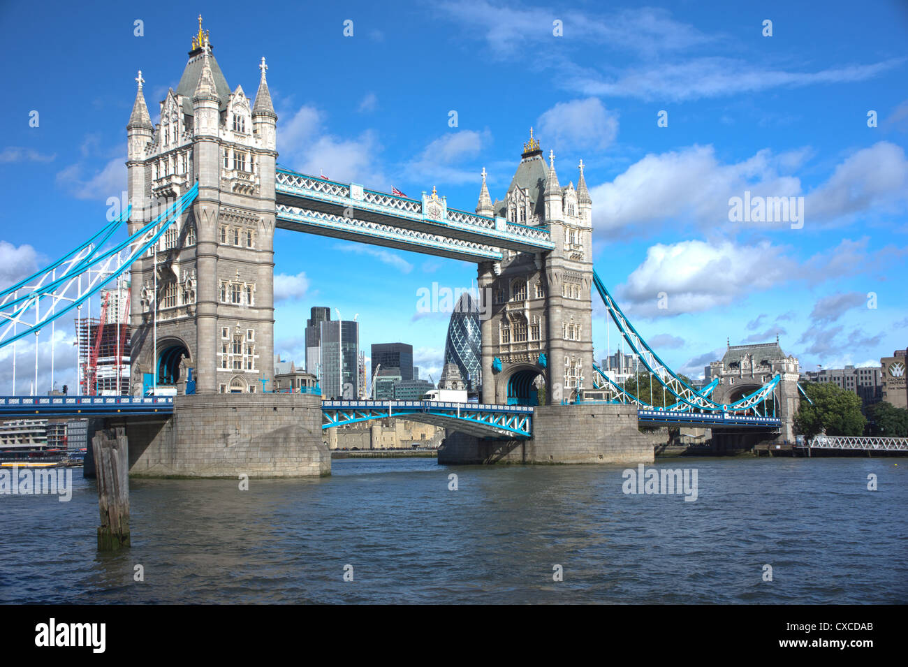 Iconic bridge europe hi-res stock photography and images - Alamy