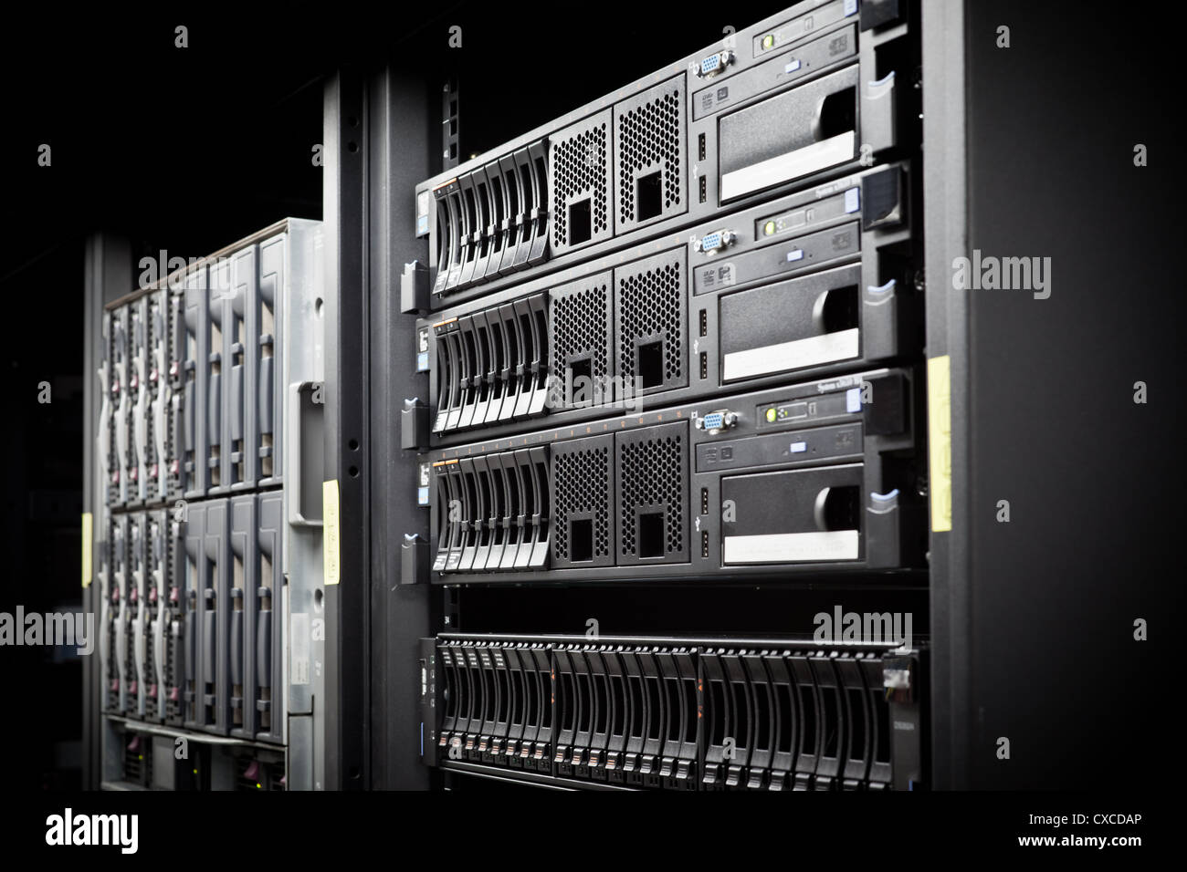Server rack supercomputer hardware hi-res stock photography and images ...