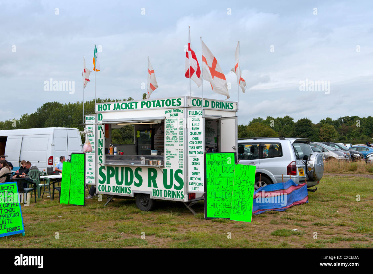 Hot jacket potato stall at an English Boot Fair Stock Photo - Alamy