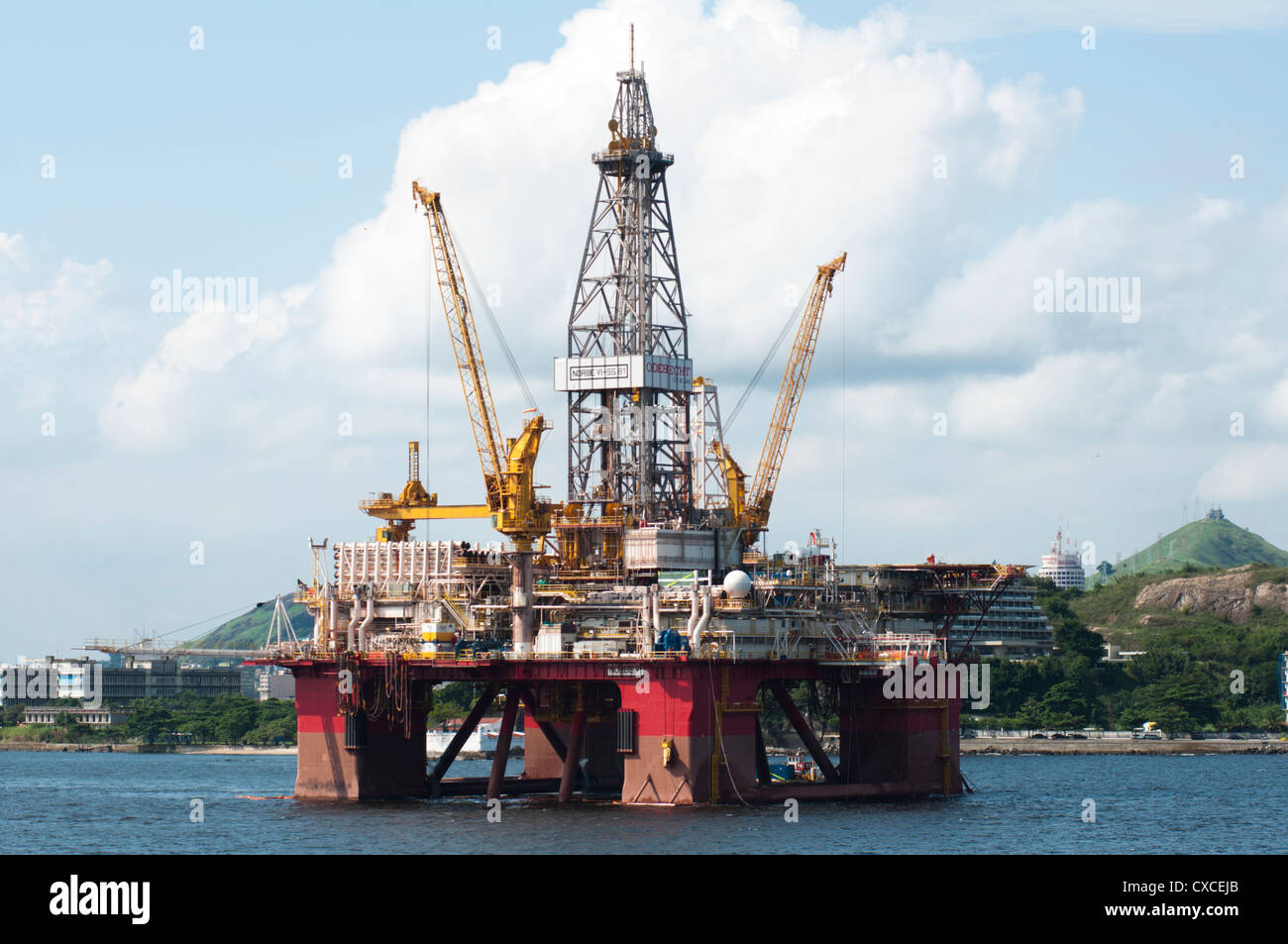 Oil rig supply vessels hi-res stock photography and images - Alamy