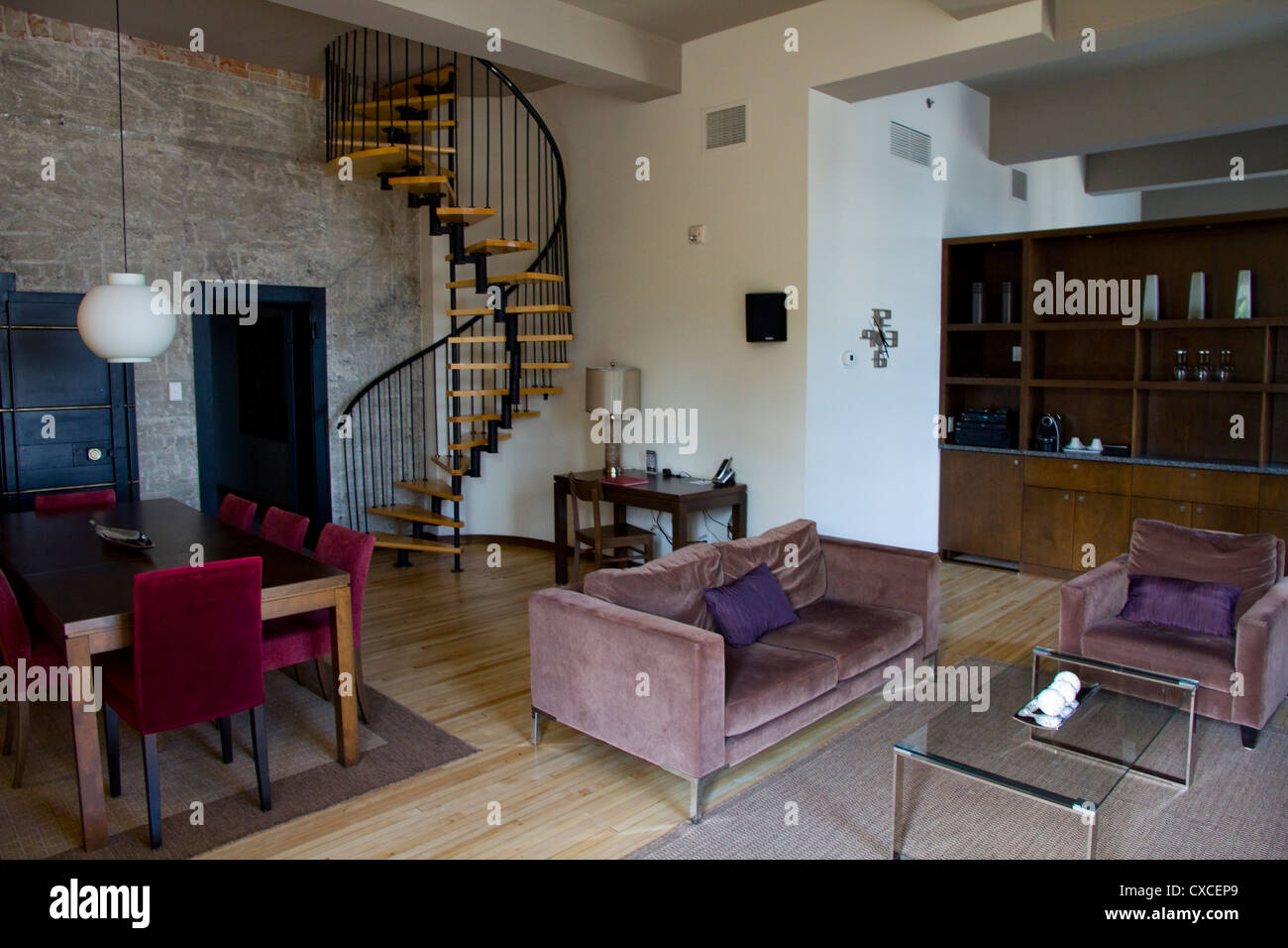 Hotel 71 quebec hi-res stock photography and images - Alamy