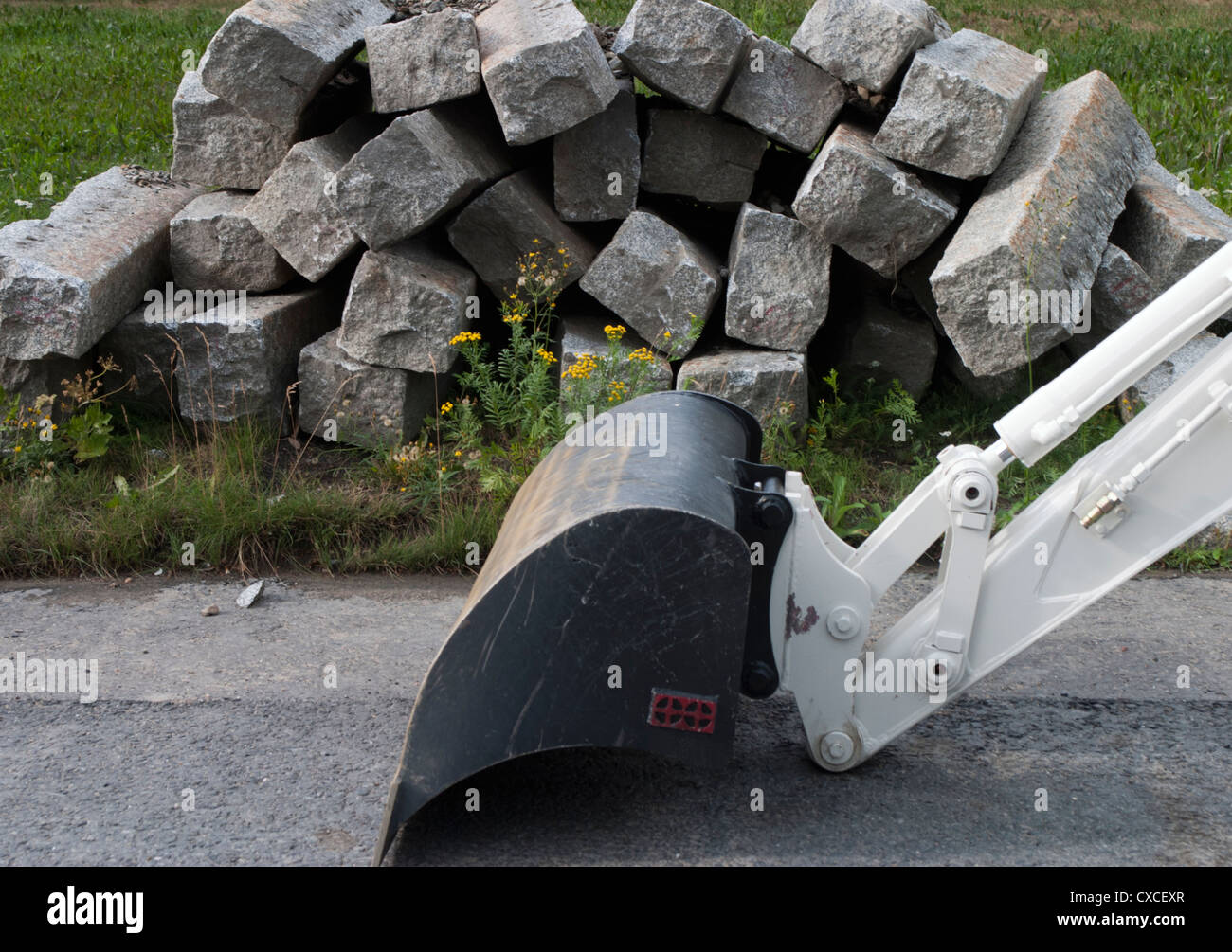 Closeup of a digger grab Stock Photo - Alamy
