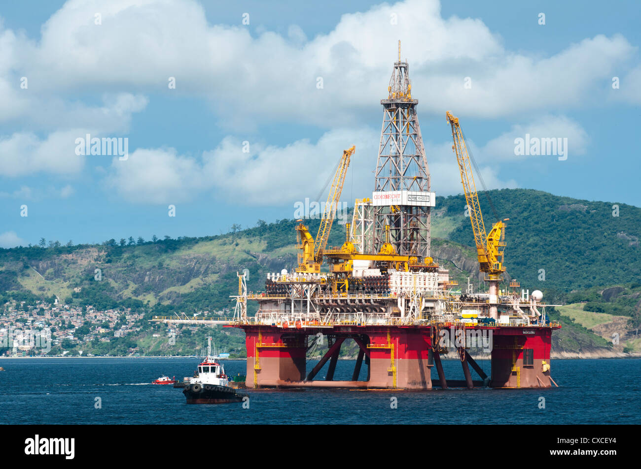 Oil rig supply vessels hi-res stock photography and images - Alamy