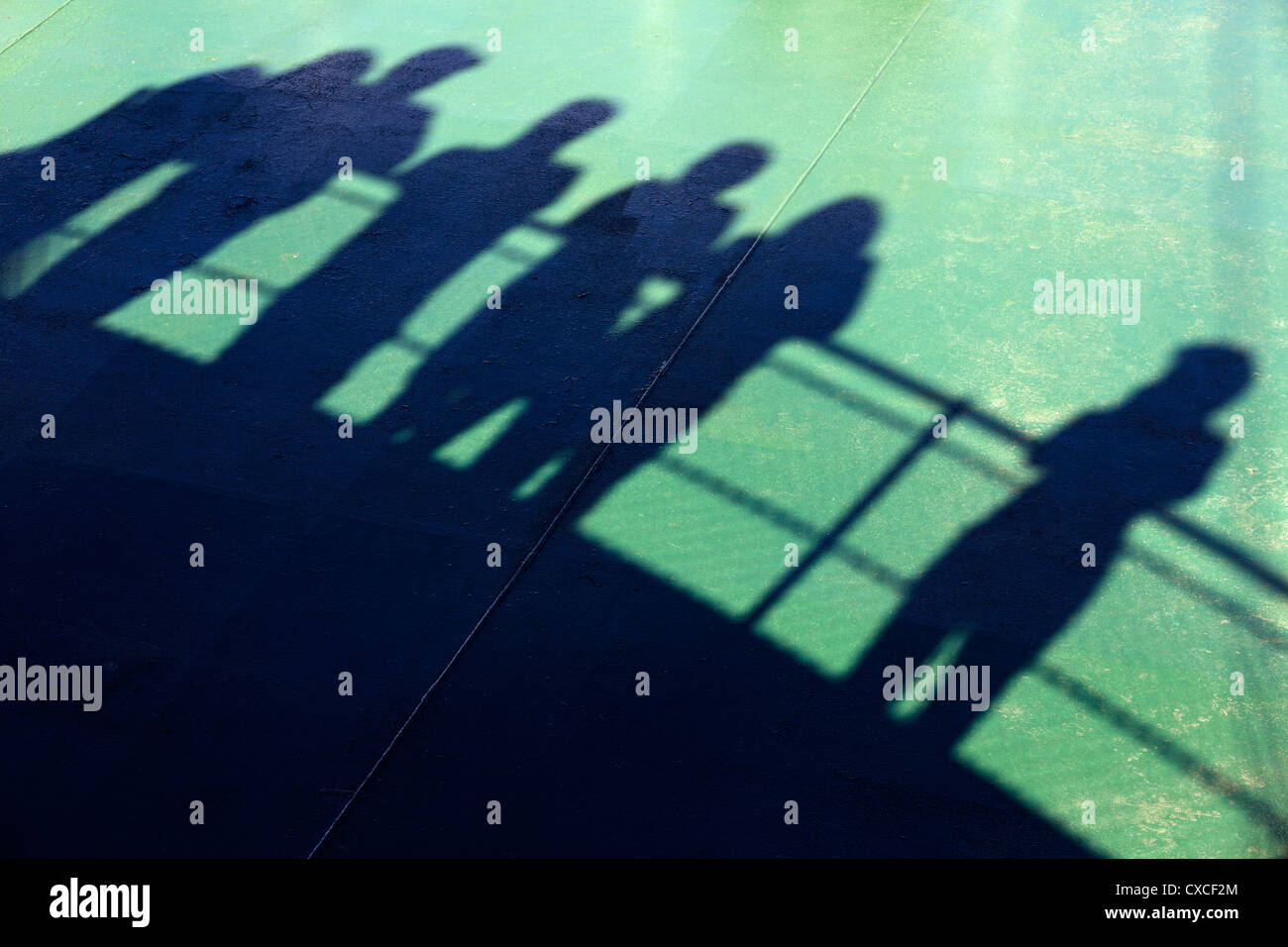 People railing hi-res stock photography and images - Alamy