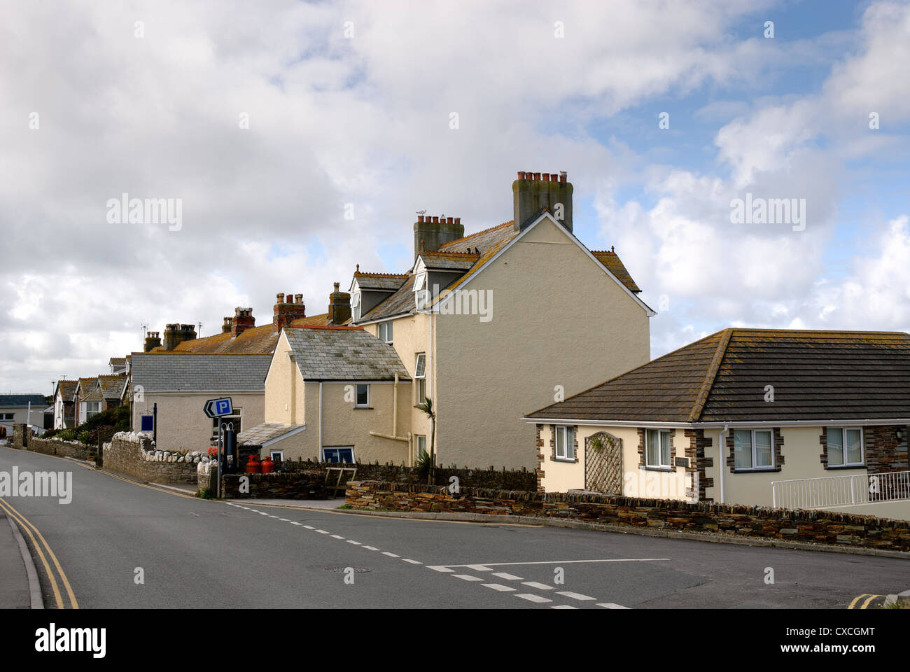 Road between the houses of the village of Tintagel in Cornwall Stock ...