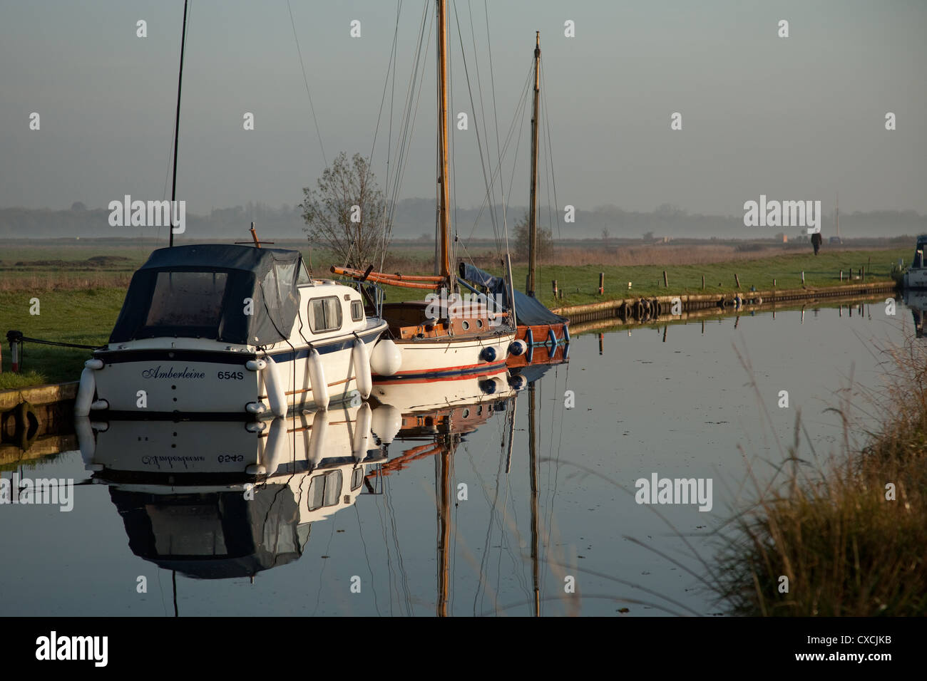 Boats upton on norfolk hi-res stock photography and images - Alamy