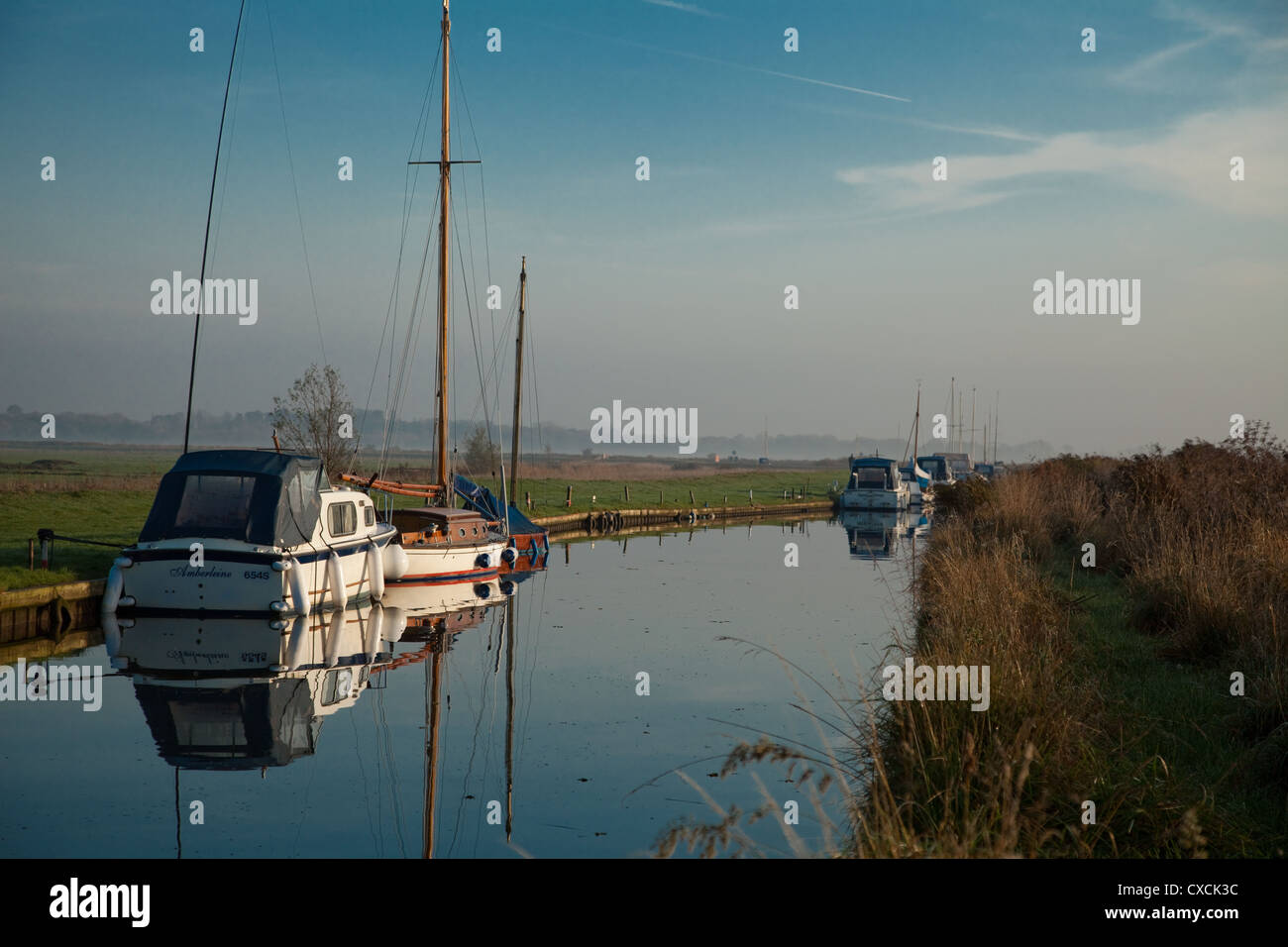 Boats upton on norfolk hi-res stock photography and images - Alamy