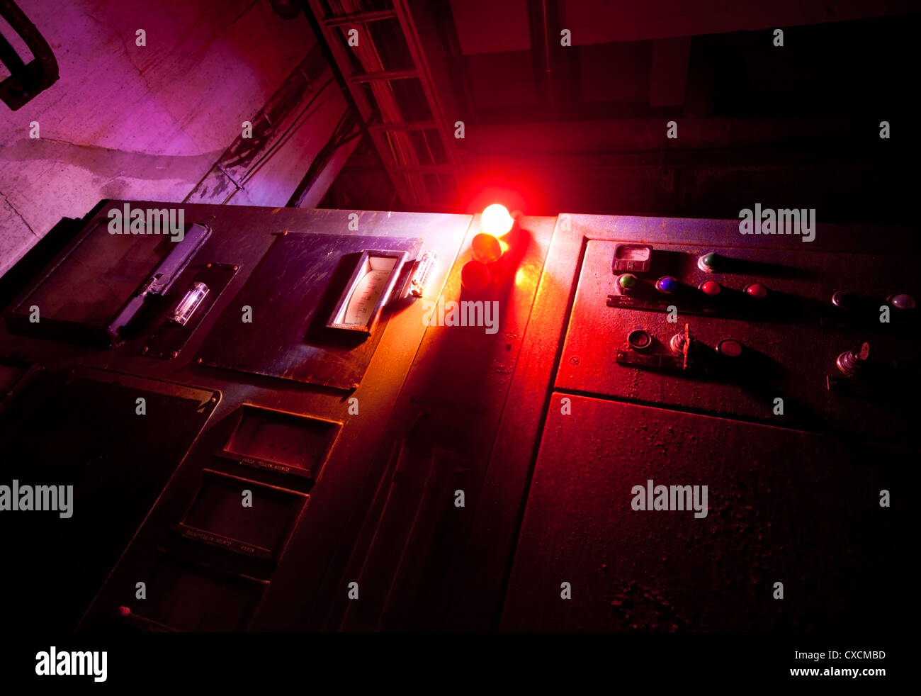 Alert red alert hi-res stock photography and images - Alamy