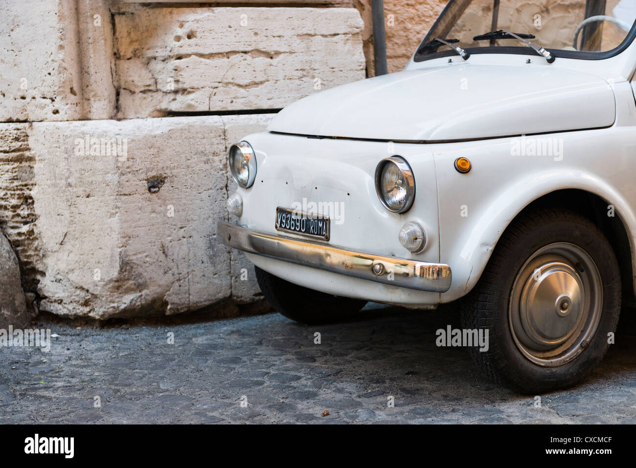 Number plate car rome italy hi-res stock photography and images - Alamy