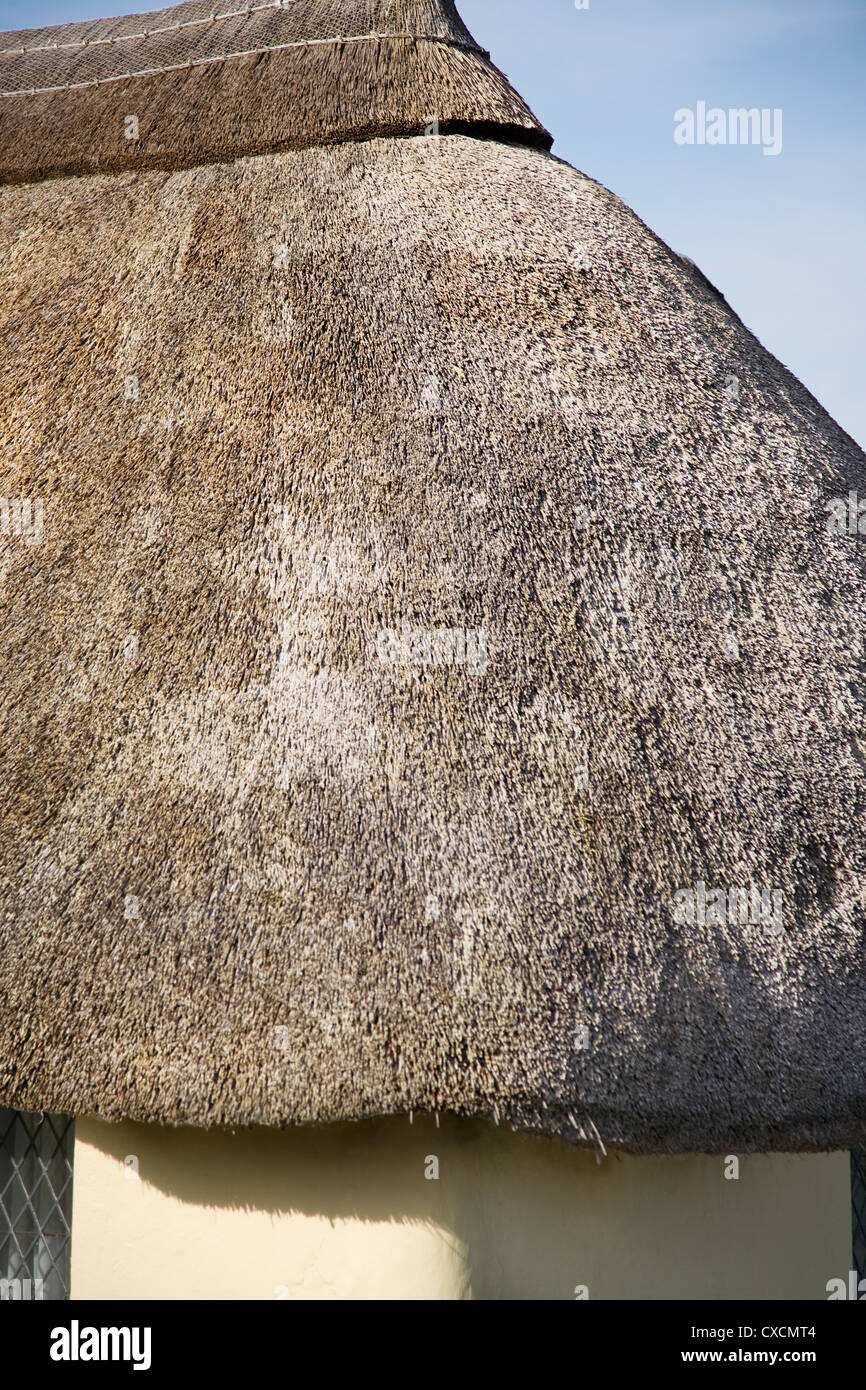 Thatched roof straw hi-res stock photography and images - Alamy